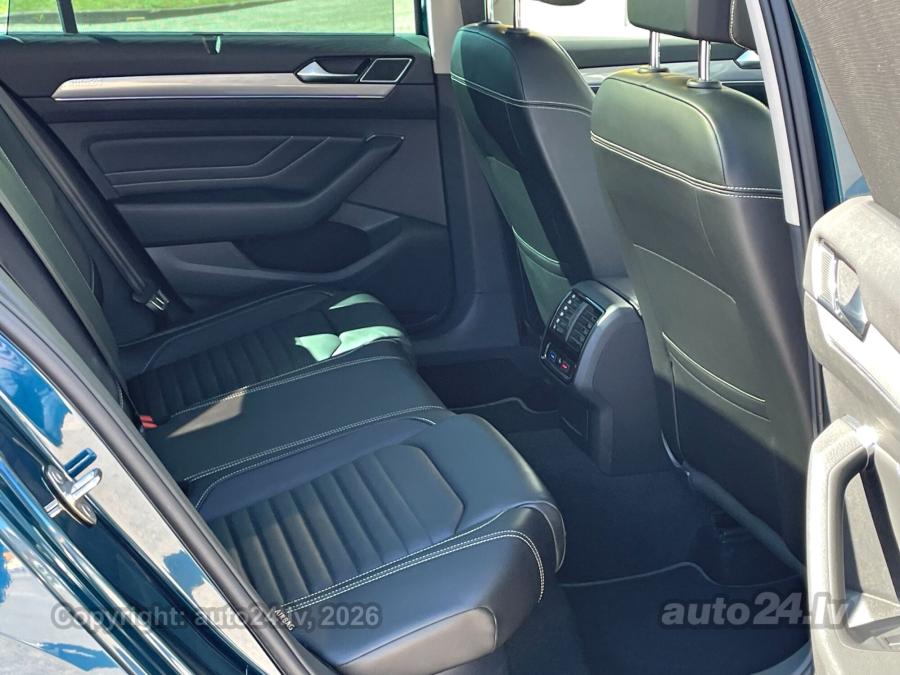 Zils Volkswagen Passat 2021 Tallina, ar dzinēja tilpumu 1.40 L un nobraukumu 71 tūkst. km par 22500 €, foto 24 vietnē AUTOMOTO.COM.LV