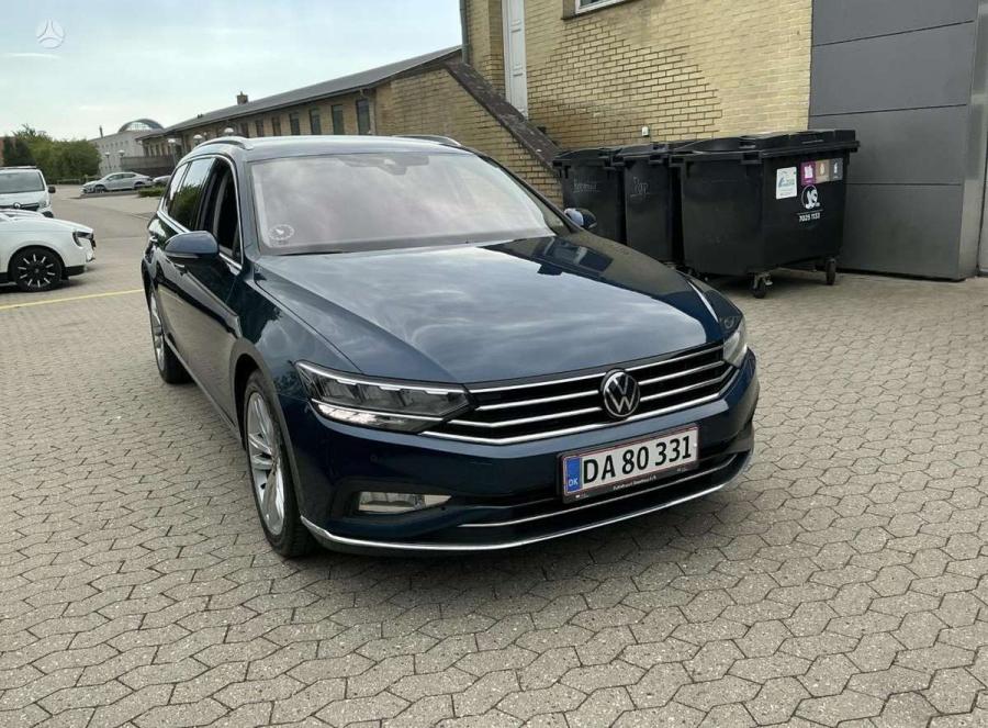 Blue Volkswagen Passat 2021 in Vilnius, with an engine capacity of 1.97 L and mileage of 251 thousand km for 14700 €, photo 3 on AUTOMOTO.COM.LV