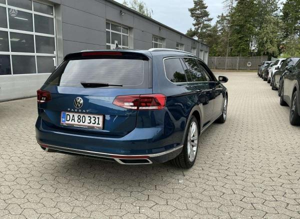 Blue Volkswagen Passat 2021 in Vilnius, with an engine capacity of 1.97 L and mileage of 251 thousand km for 14700 €, photo 3 on AUTOMOTO.COM.LV