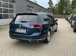 Blue Volkswagen Passat 2021 in Vilnius, with an engine capacity of 1.97 L and mileage of 251 thousand km for 14700 €, photo 4 on AUTOMOTO.COM.LV