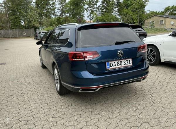 Blue Volkswagen Passat 2021 in Vilnius, with an engine capacity of 1.97 L and mileage of 251 thousand km for 14700 €, photo 4 on AUTOMOTO.COM.LV