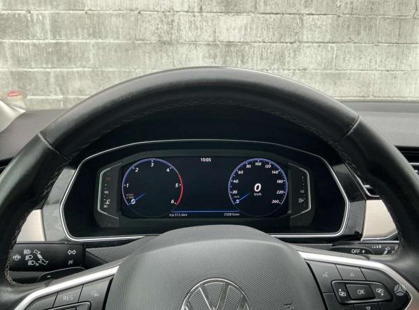 Blue Volkswagen Passat 2021 in Vilnius, with an engine capacity of 1.97 L and mileage of 251 thousand km for 14700 €, photo 5 on AUTOMOTO.COM.LV
