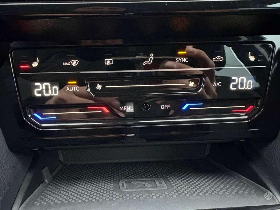 Zils Volkswagen Passat 2021 Viļņa, ar dzinēja tilpumu 1.97 L un nobraukumu 177 tūkst. km par 15600 €, foto 25 vietnē AUTOMOTO.COM.LV