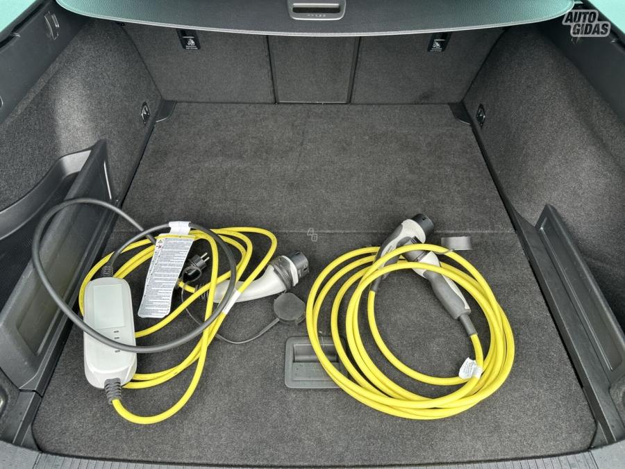 Blue Volkswagen Passat 2021 in Avizieniai, with an engine capacity of 1.40 L and mileage of 138 thousand km for 19550 €, photo 23 on AUTOMOTO.COM.LV
