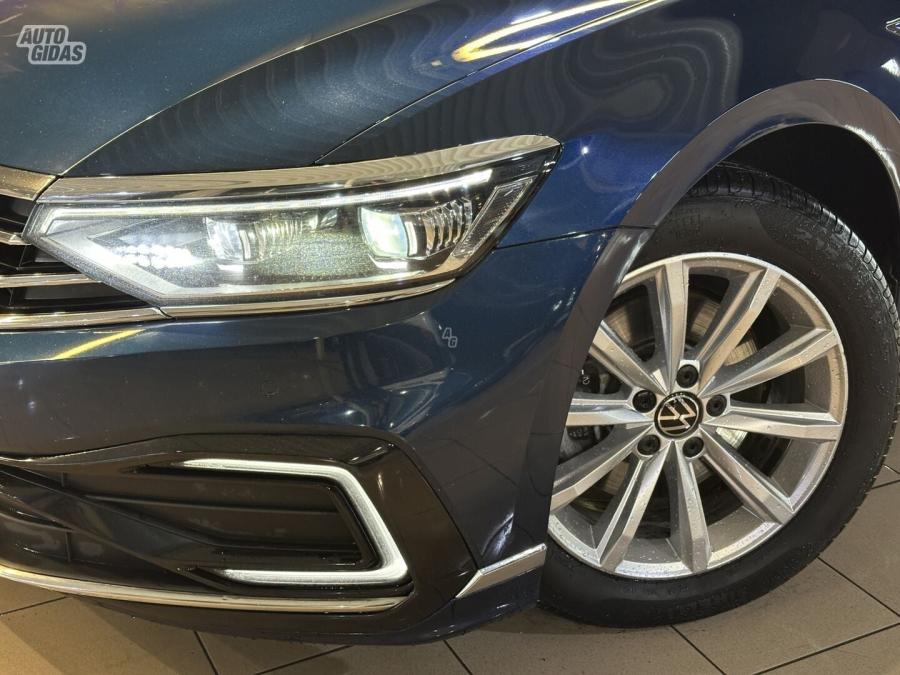 Blue Volkswagen Passat 2021 in Avizieniai, with an engine capacity of 1.40 L and mileage of 138 thousand km for 19550 €, photo 27 on AUTOMOTO.COM.LV