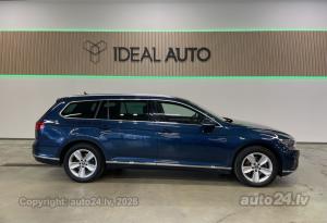 Blue Volkswagen Passat 2021 in Tallinn, with an engine capacity of 2.00 L and mileage of 155 thousand km for 17490 €, photo 4 on AUTOMOTO.COM.LV