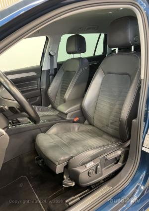 Blue Volkswagen Passat 2021 in Tallinn, with an engine capacity of 2.00 L and mileage of 155 thousand km for 17490 €, photo 8 on AUTOMOTO.COM.LV