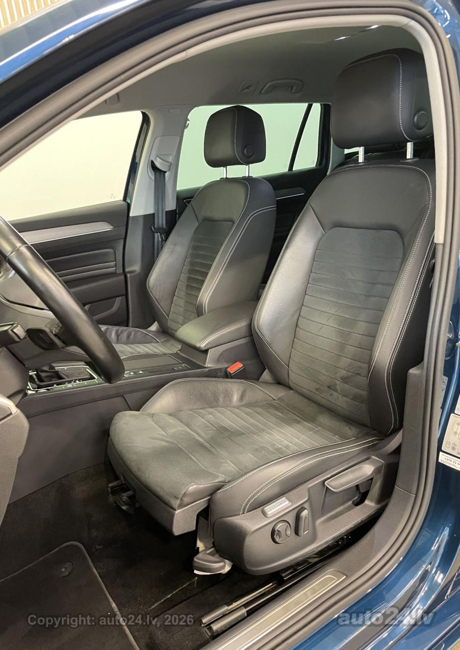 Blue Volkswagen Passat 2021 in Tallinn, with an engine capacity of 2.00 L and mileage of 155 thousand km for 17490 €, photo 8 on AUTOMOTO.COM.LV