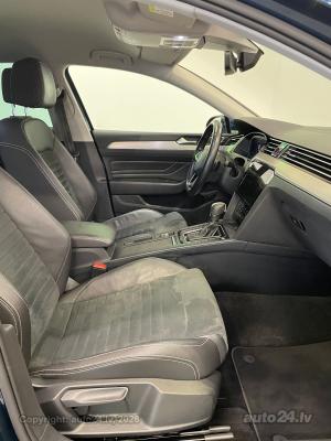 Blue Volkswagen Passat 2021 in Tallinn, with an engine capacity of 2.00 L and mileage of 155 thousand km for 17490 €, photo 10 on AUTOMOTO.COM.LV