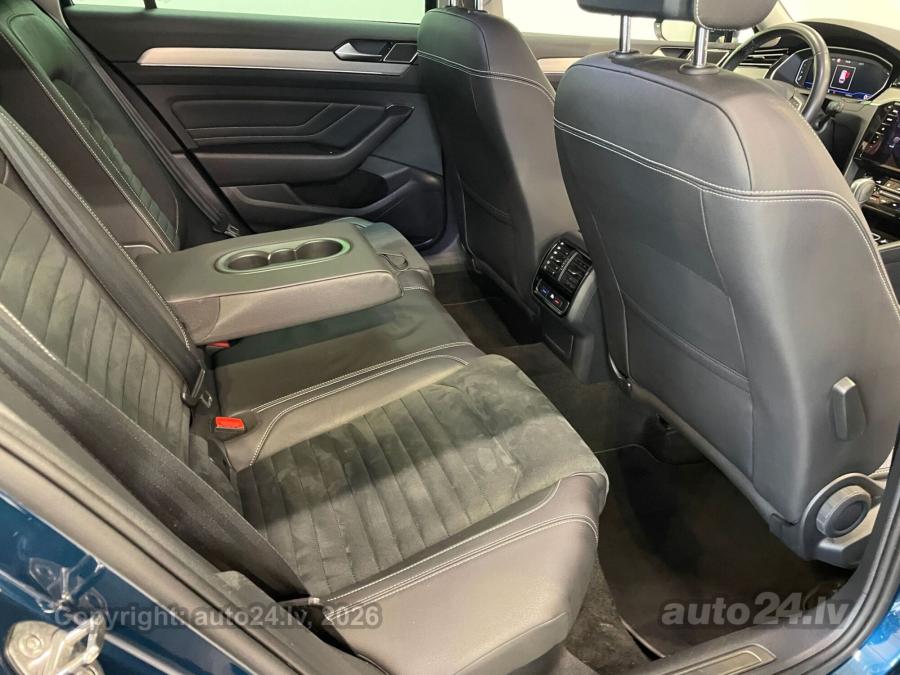 Blue Volkswagen Passat 2021 in Tallinn, with an engine capacity of 2.00 L and mileage of 155 thousand km for 17490 €, photo 12 on AUTOMOTO.COM.LV