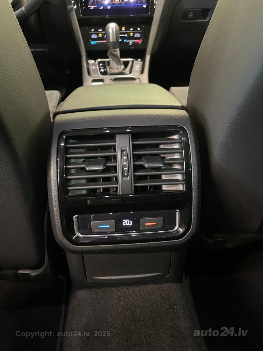 Blue Volkswagen Passat 2021 in Tallinn, with an engine capacity of 2.00 L and mileage of 155 thousand km for 17490 €, photo 21 on AUTOMOTO.COM.LV