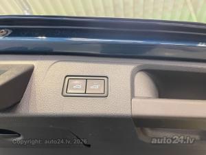 Blue Volkswagen Passat 2021 in Tallinn, with an engine capacity of 2.00 L and mileage of 155 thousand km for 17490 €, photo 23 on AUTOMOTO.COM.LV