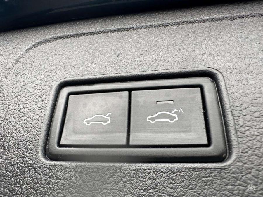 Blue Volkswagen Passat 2021 in Vilnius, with an engine capacity of 1.40 L and mileage of 138 thousand km for 19550 €, photo 24 on AUTOMOTO.COM.LV