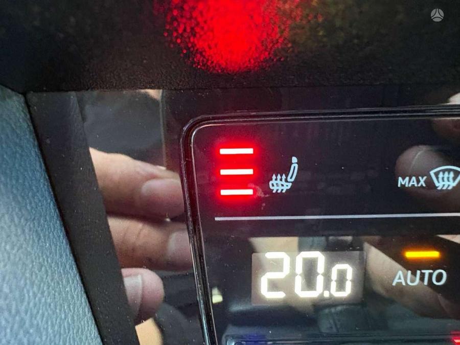 Zils Volkswagen Passat 2021 Viļņa, ar dzinēja tilpumu 1.97 L un nobraukumu 177 tūkst. km par 15600 €, foto 22 vietnē AUTOMOTO.COM.LV