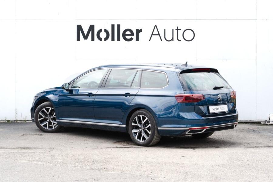 Blue Volkswagen Passat 2022 in Riga, with an engine capacity of 1.40 L and mileage of 94 thousand km for 23500 €, photo 3 on AUTOMOTO.COM.LV