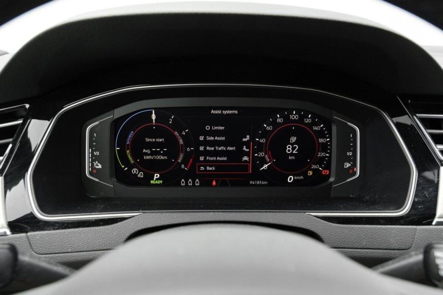 Blue Volkswagen Passat 2022 in Riga, with an engine capacity of 1.40 L and mileage of 94 thousand km for 23500 €, photo 20 on AUTOMOTO.COM.LV
