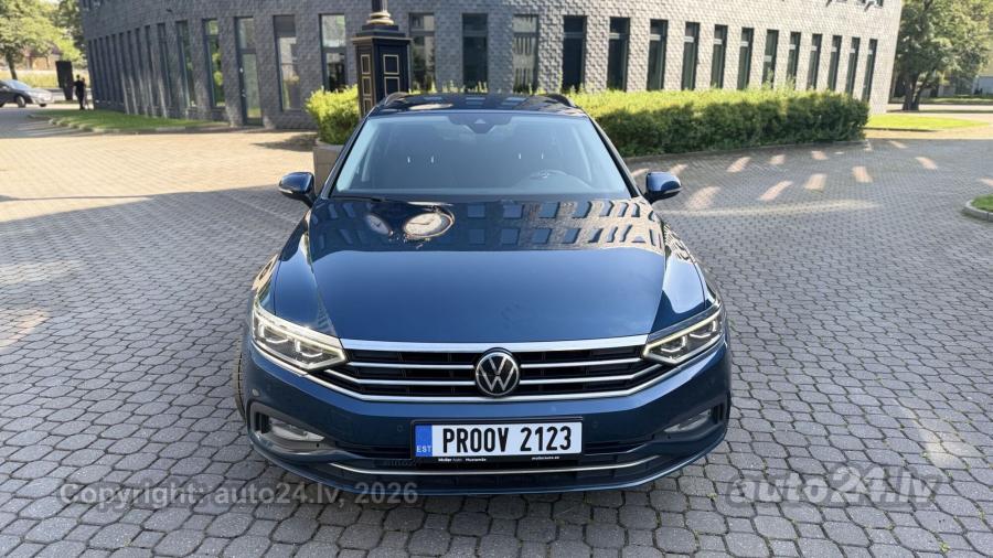 Blue Volkswagen Passat 2022 in Tallinn, with an engine capacity of 1.97 L and mileage of 124 thousand km for 19900 €, photo 3 on AUTOMOTO.COM.LV