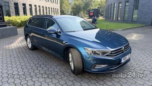 Blue Volkswagen Passat 2022 in Tallinn, with an engine capacity of 1.97 L and mileage of 124 thousand km for 19900 €, photo 4 on AUTOMOTO.COM.LV