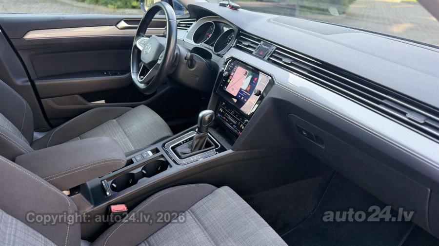 Blue Volkswagen Passat 2022 in Tallinn, with an engine capacity of 1.97 L and mileage of 124 thousand km for 19900 €, photo 11 on AUTOMOTO.COM.LV