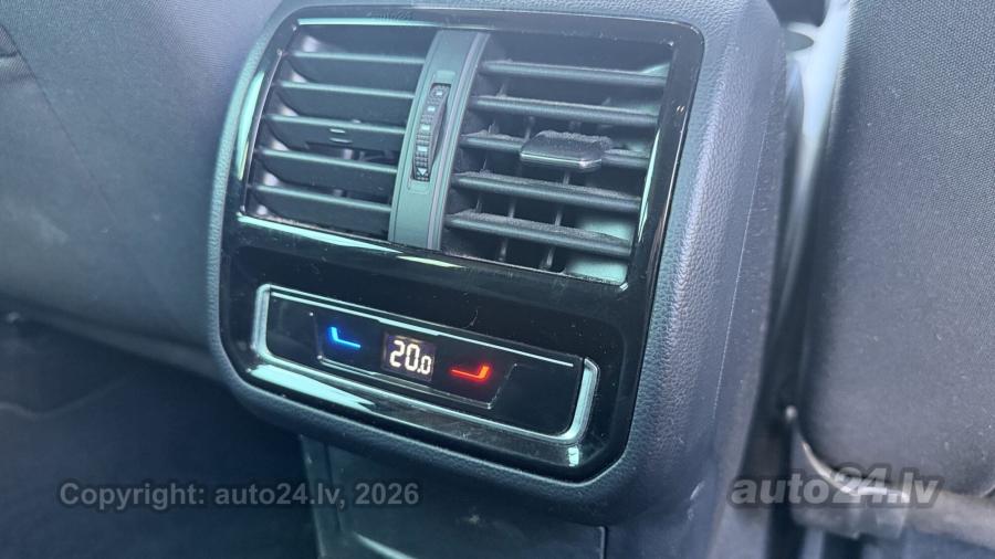 Blue Volkswagen Passat 2022 in Tallinn, with an engine capacity of 1.97 L and mileage of 124 thousand km for 19900 €, photo 14 on AUTOMOTO.COM.LV