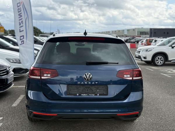 Blue Volkswagen Passat 2022 in Vilnius, with an engine capacity of 1.50 L and mileage of 193 thousand km for 13300 €, photo 3 on AUTOMOTO.COM.LV