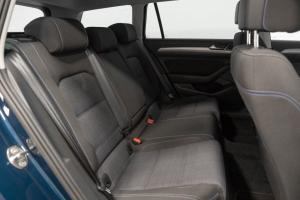 Blue Volkswagen Passat 2022 in Vilnius, with an engine capacity of 1.40 L and mileage of 131 thousand km for 19950 €, photo 9 on AUTOMOTO.COM.LV