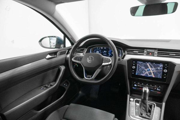 Blue Volkswagen Passat 2022 in Vilnius, with an engine capacity of 1.40 L and mileage of 131 thousand km for 19950 €, photo 10 on AUTOMOTO.COM.LV