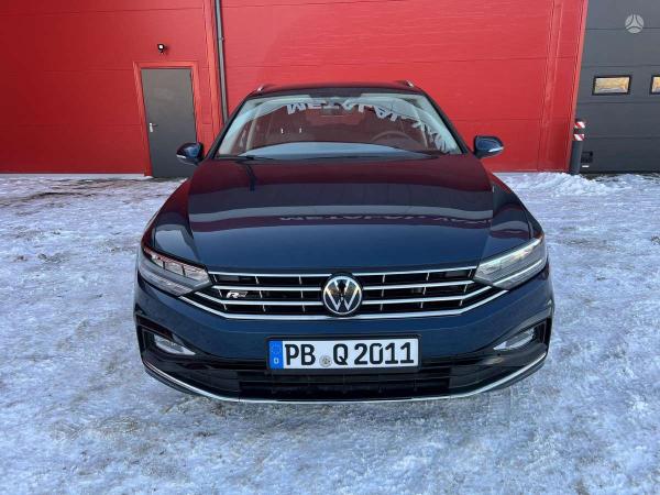 Blue Volkswagen Passat 2023 in Telschi, with an engine capacity of 1.97 L and mileage of 53 thousand km for 21300 €, photo 2 on AUTOMOTO.COM.LV