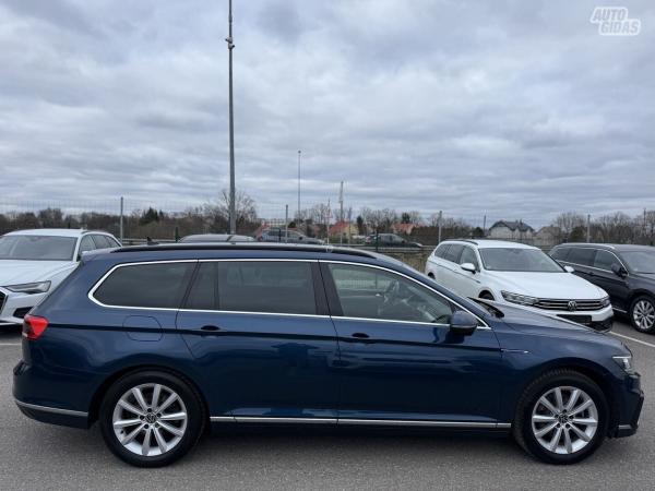 Blue Volkswagen Passat 2023 in Vilnius, with an engine capacity of 1.40 L and mileage of 181 thousand km for 15500 €, photo 3 on AUTOMOTO.COM.LV