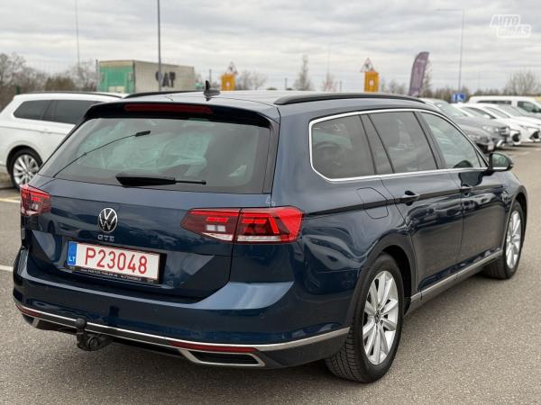 Blue Volkswagen Passat 2023 in Vilnius, with an engine capacity of 1.40 L and mileage of 181 thousand km for 15500 €, photo 4 on AUTOMOTO.COM.LV