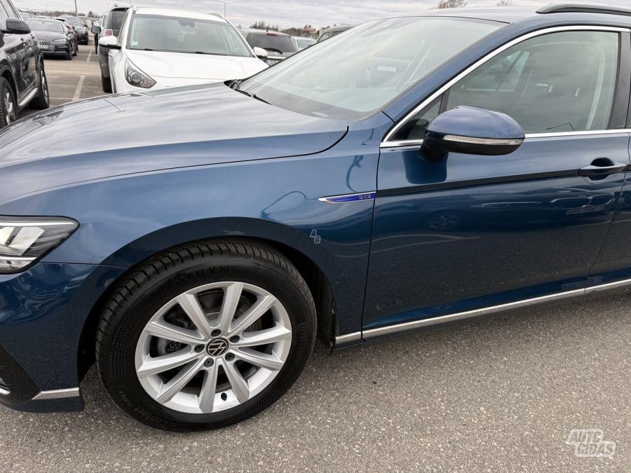 Blue Volkswagen Passat 2023 in Vilnius, with an engine capacity of 1.40 L and mileage of 181 thousand km for 15500 €, photo 14 on AUTOMOTO.COM.LV