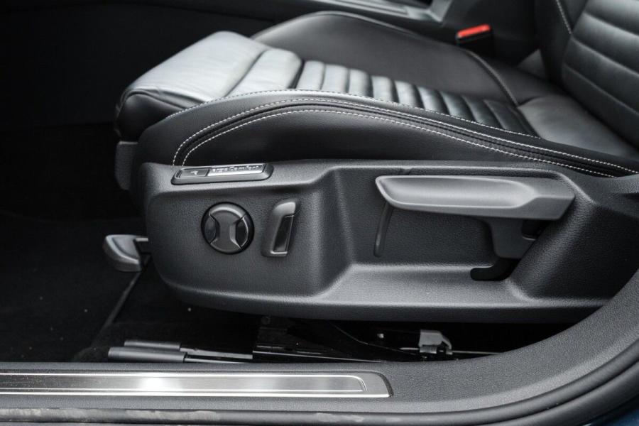 Zils Volkswagen Passat 2023 Rīga, ar dzinēja tilpumu 2.00 L un nobraukumu 117 tūkst. km par 24650 €, foto 12 vietnē AUTOMOTO.COM.LV