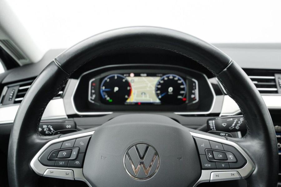 Zils Volkswagen Passat 2023 Rīga, ar dzinēja tilpumu 2.00 L un nobraukumu 117 tūkst. km par 24650 €, foto 19 vietnē AUTOMOTO.COM.LV