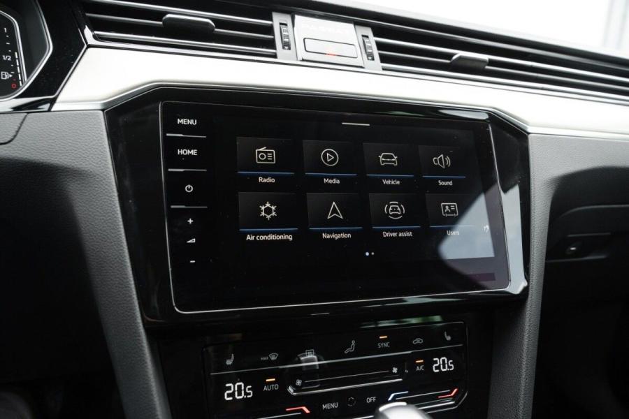 Zils Volkswagen Passat 2023 Rīga, ar dzinēja tilpumu 2.00 L un nobraukumu 117 tūkst. km par 24650 €, foto 23 vietnē AUTOMOTO.COM.LV
