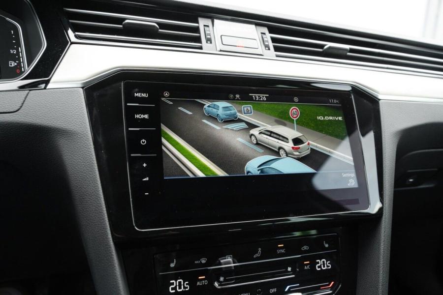 Zils Volkswagen Passat 2023 Rīga, ar dzinēja tilpumu 2.00 L un nobraukumu 117 tūkst. km par 24650 €, foto 25 vietnē AUTOMOTO.COM.LV