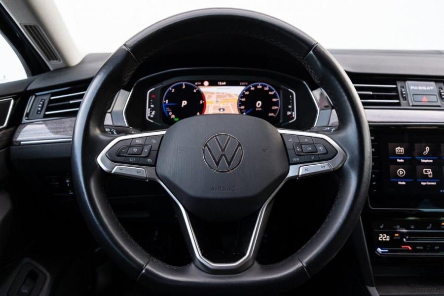 Blue Volkswagen Passat 2023 in Riga, with an engine capacity of 2.00 L and mileage of 135 thousand km for 24500 €, photo 15 on AUTOMOTO.COM.LV