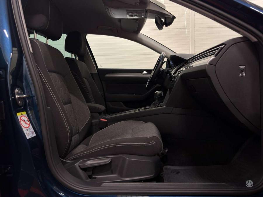 Zils Volkswagen Passat 2023 Viļņa, ar dzinēja tilpumu 1.50 L un nobraukumu 117 tūkst. km par 19690 €, foto 14 vietnē AUTOMOTO.COM.LV