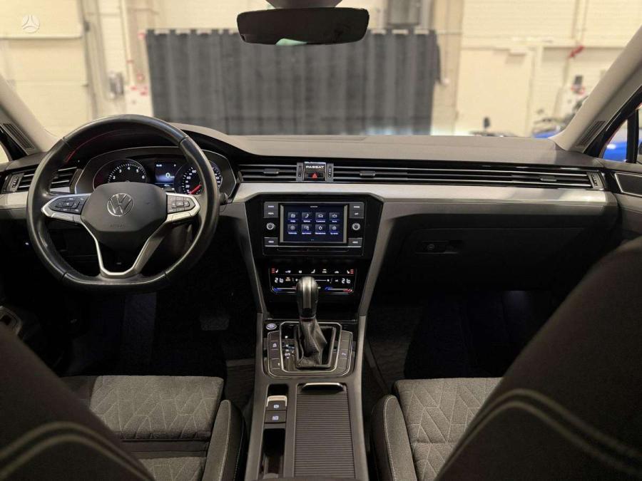 Zils Volkswagen Passat 2023 Viļņa, ar dzinēja tilpumu 1.50 L un nobraukumu 117 tūkst. km par 19690 €, foto 16 vietnē AUTOMOTO.COM.LV