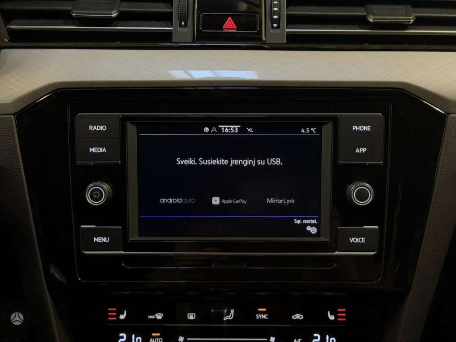 Zils Volkswagen Passat 2023 Viļņa, ar dzinēja tilpumu 1.50 L un nobraukumu 117 tūkst. km par 19690 €, foto 24 vietnē AUTOMOTO.COM.LV
