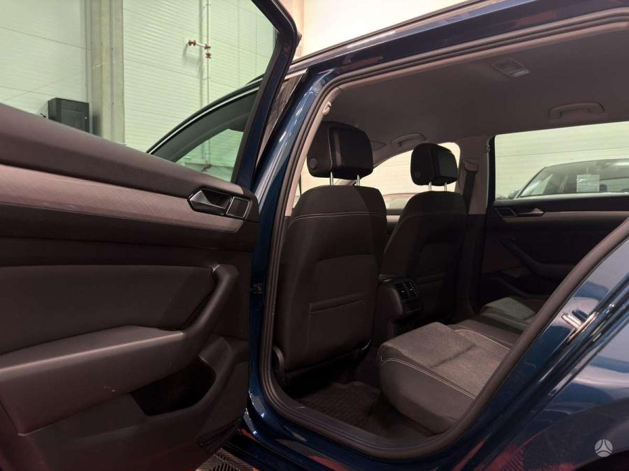 Zils Volkswagen Passat 2023 Viļņa, ar dzinēja tilpumu 1.50 L un nobraukumu 117 tūkst. km par 19690 €, foto 28 vietnē AUTOMOTO.COM.LV
