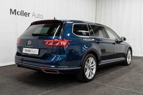 Blue Volkswagen Passat 2024 in Tallinn, with an engine capacity of 2.00 L and mileage of 107 thousand km for 23900 €, photo 5 on AUTOMOTO.COM.LV