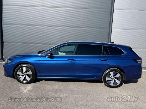 Zils Volkswagen Passat 2025 Tallina, ar dzinēja tilpumu 2.00 L un nobraukumu 7 tūkst. km par 49700 €, foto 5 vietnē AUTOMOTO.COM.LV