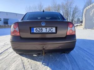Brūns Volkswagen Passat 2002 Tartu, ar dzinēja tilpumu 2.32 L un nobraukumu 290 tūkst. km par 4100 €, foto 3 vietnē AUTOMOTO.COM.LV