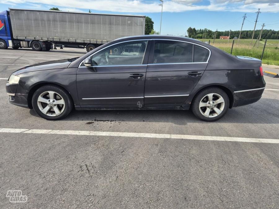 Brūns Volkswagen Passat 2005 Kauņa, ar dzinēja tilpumu 2.00 L un nobraukumu 20 tūkst. km par 850 €, foto 3 vietnē AUTOMOTO.COM.LV