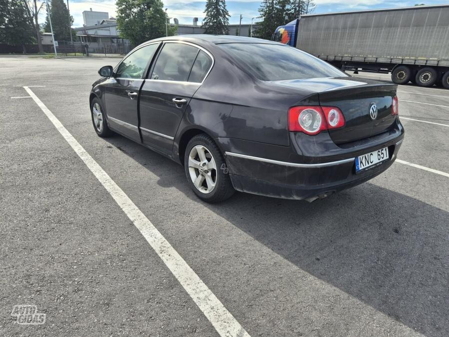Brūns Volkswagen Passat 2005 Kauņa, ar dzinēja tilpumu 2.00 L un nobraukumu 20 tūkst. km par 850 €, foto 4 vietnē AUTOMOTO.COM.LV