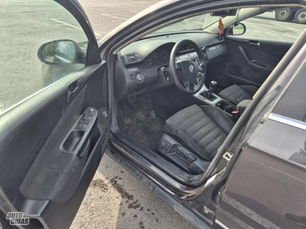 Brown Volkswagen Passat 2005 in Kaunas, with an engine capacity of 2.00 L and mileage of 20 thousand km for 850 €, photo 8 on AUTOMOTO.COM.LV
