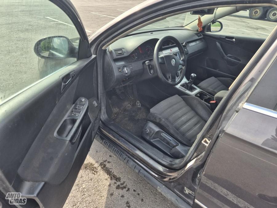 Brūns Volkswagen Passat 2005 Kauņa, ar dzinēja tilpumu 2.00 L un nobraukumu 20 tūkst. km par 850 €, foto 9 vietnē AUTOMOTO.COM.LV