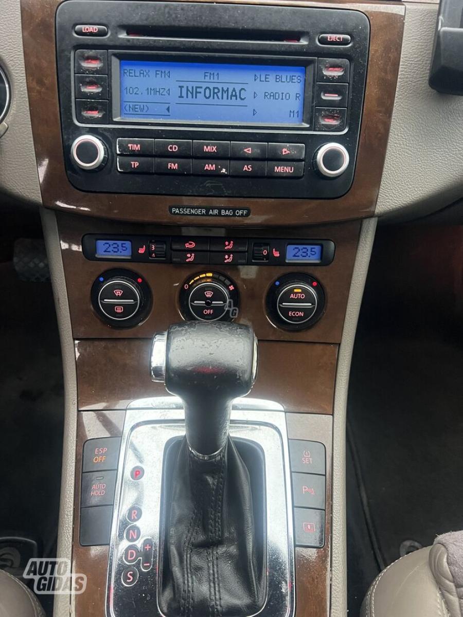 Brown Volkswagen Passat 2005 in Siauliai, with an engine capacity of 2.00 L and mileage of 0 thousand km for 1449 €, photo 15 on AUTOMOTO.COM.LV