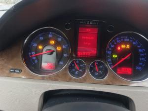 Brown Volkswagen Passat 2005 in Siauliai, with an engine capacity of 2.00 L and mileage of 0 thousand km for 1449 €, photo 21 on AUTOMOTO.COM.LV