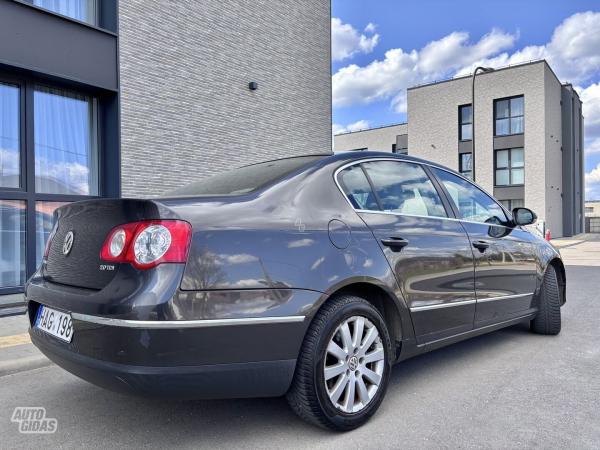 Brūns Volkswagen Passat 2006 Kauņa, ar dzinēja tilpumu 2.00 L un nobraukumu 309 tūkst. km par 2090 €, foto 2 vietnē AUTOMOTO.COM.LV